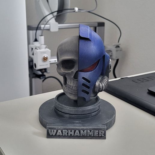 Free STL file Warhammer Helmet Display (half skull) ⚔ ・3D print model ...