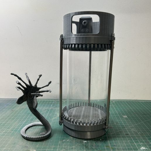 👽 Alien Facehugger stasis tank・ STL File for 3D printing・Cults