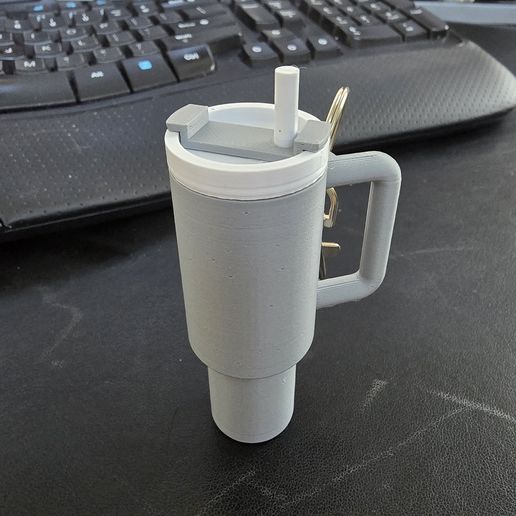 🗝️ Stanley Tumbler Keychain・Archivo STL para Impresión 3D・Cults