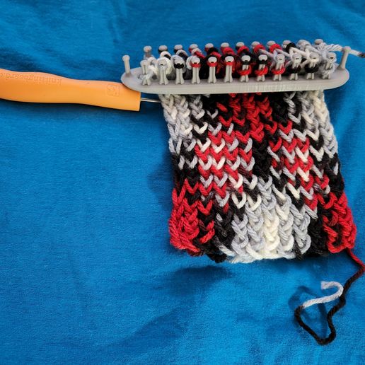 🧶 12 Peg Rectangular Knitting Loom・Free STL File for ・Cults