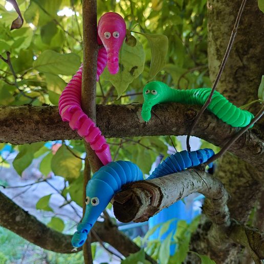 🪱 Squirmles like worm! Articulated magic worm- Flexi・ STL File for 3D ...