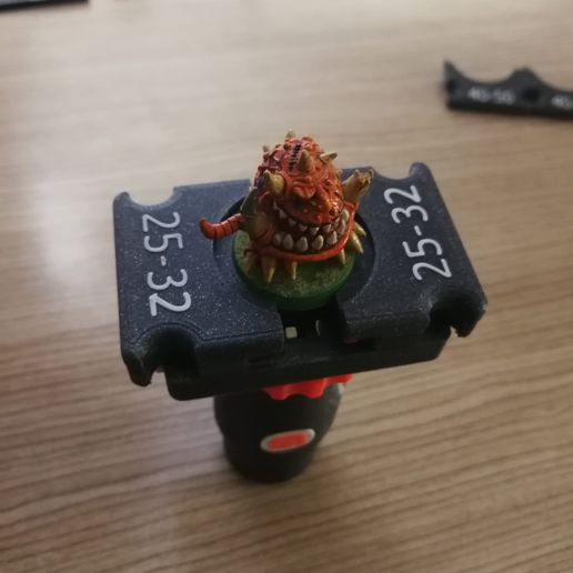 🖼️ Miniature painting stand・ STL File for ・Cults