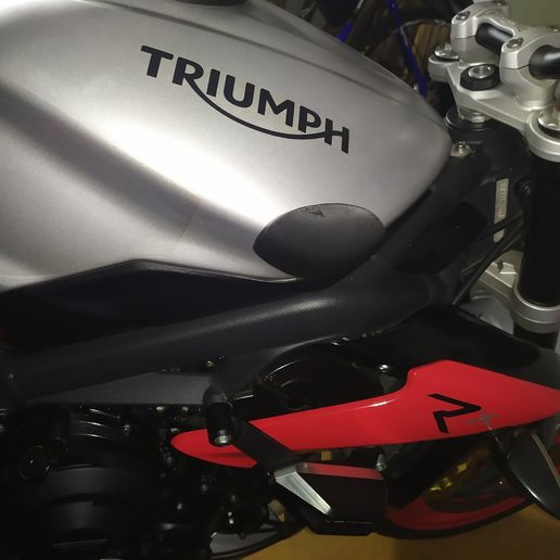 🪖 Triumph street triple 675 / 765 / Daytona 2013 - 2016- Tank slider ...