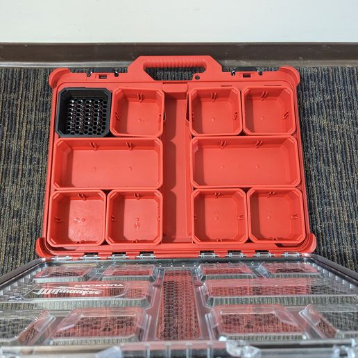 STL file Milwaukee Shallow Bin with Hex Holder for Packout 🤏 ・3D ...