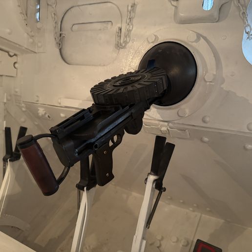 🔫 Lewis LMG Replica 3D Printed 1:1 scale・3D Print with the Creality cr ...