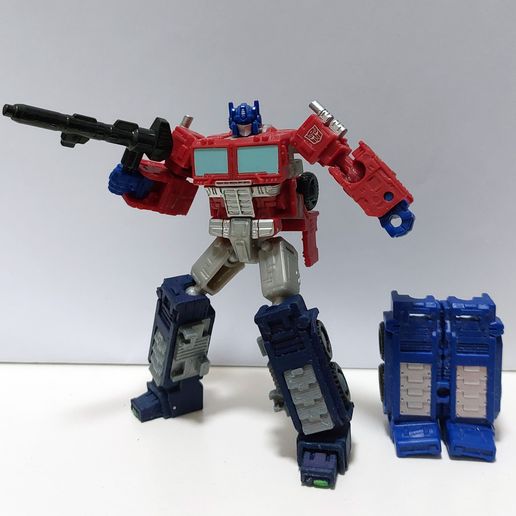 🤖 Transformers WFC Kingdom Core Class Optimus Prime - Replacement Leg ...