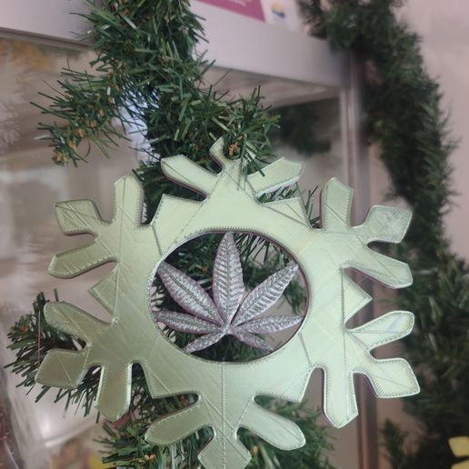 🌨️ Cannabis Snow Flake・ STL File for ・Cults