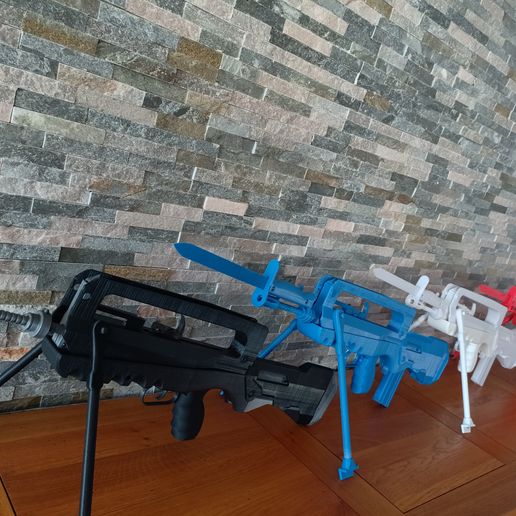 🔫 FAMAS F1 rifle・ 3D File for 3D printing・Cults