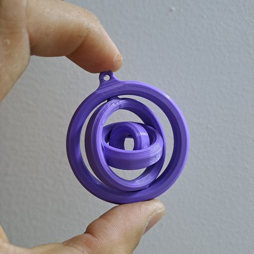 🗝️ Gyroscope Keychain・Free STL File for ・Cults