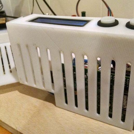 3D printed Raspberry Pi Music Player housing with LCD・Cults