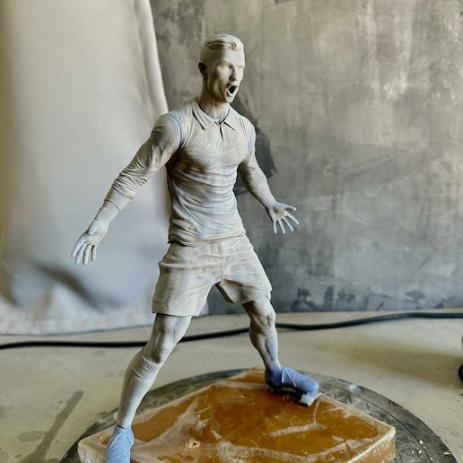 🏈 Cristiano Ronaldo cr7・ STL File for 3D printing・Cults