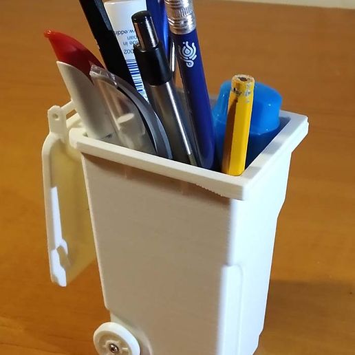 STL file Articulating wheeled Dustbin pencilbox desk organizer 🧰 ・3D ...