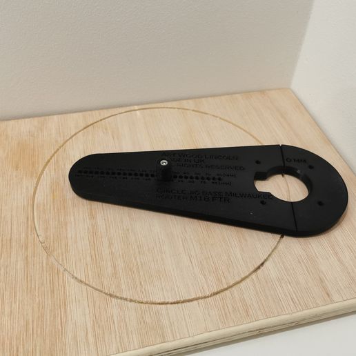 🟣 Adaptor Base Circle Jig for Milwaukee router M18 FRT・ STL File for ・Cults