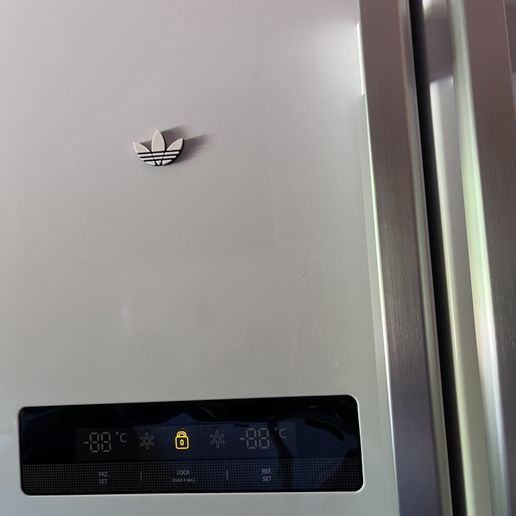 3MF file Adidas Fridge Magnet 🧲 ・3D printer model to download・Cults