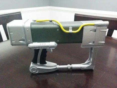3D file Fallout laser gun 🔫 ・3D print design to download・Cults
