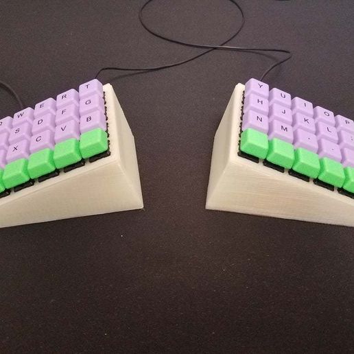 Free STL file The Wedge - Let's Split tented keyboard case ⌨️ ・Template ...