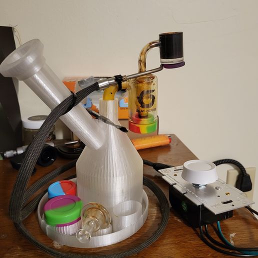 3MF file Center Perc Dab Rig 🔧 ・Model to download and 3D print・Cults