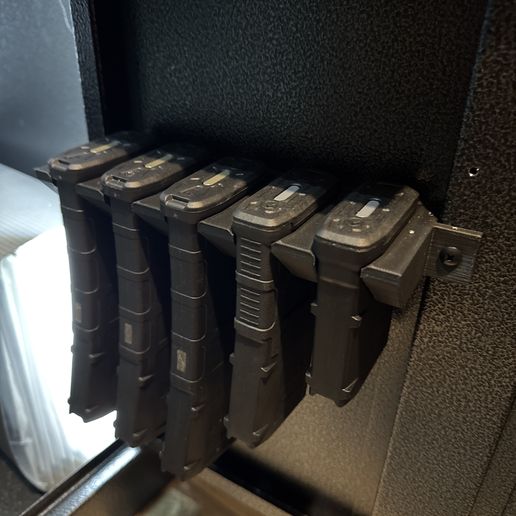 Fichier STL gratuit Magpul PMag Holder 🔧 ・Plan pour imprimante 3D à ...