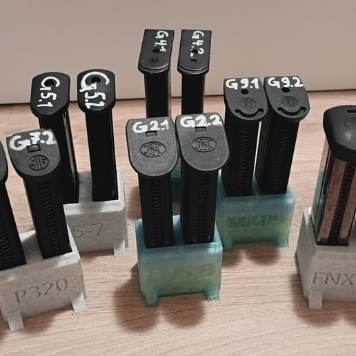 STL file Airsoft Pistol Mag-Racks 🔫 ・3D printing idea to download・Cults