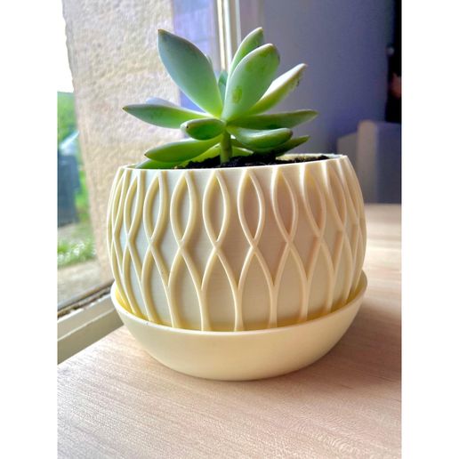 🪴 Pretty pot with interlaced reliefs・Archivo STEP para Impresión 3D・Cults