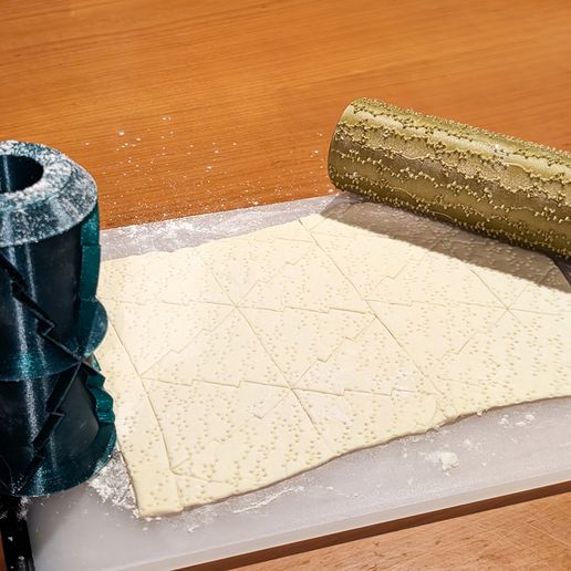🎄 Christmas Tree Roller Cutter・Free 3D File for 3D printing・Cults