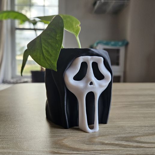 👻 Ghost Face Hood Planter・ STL File for 3D printing・Cults