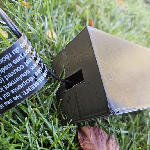 🔌 Extension Cord Outlet Cover・Free STL File for 3D printing・Cults