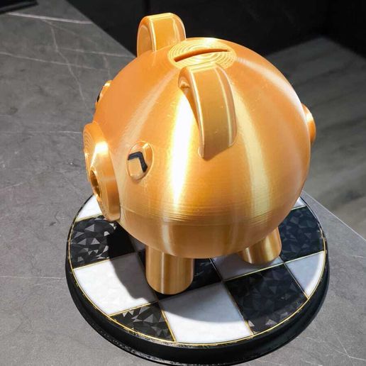 STL file Squid game piggy bank with chessboard stand 🦑 (3MF)・Model to download and 3D print・Cults