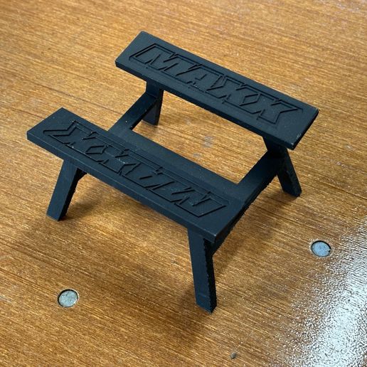 ⚽ Traxxas Maxx Display/Work Stand・ STL File for 3D printing・Cults