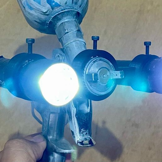 🎨 Paint spray gun flashlight holder BASIC・ STL File for 3D printing・Cults