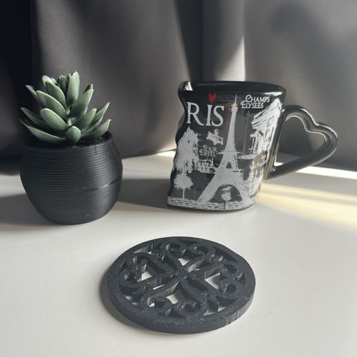 Free STL file SIMPLE DRINK COASTER 🍹 ・3D print object to download・Cults