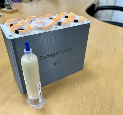 💉 Syringe holder・Free STL File for ・Cults