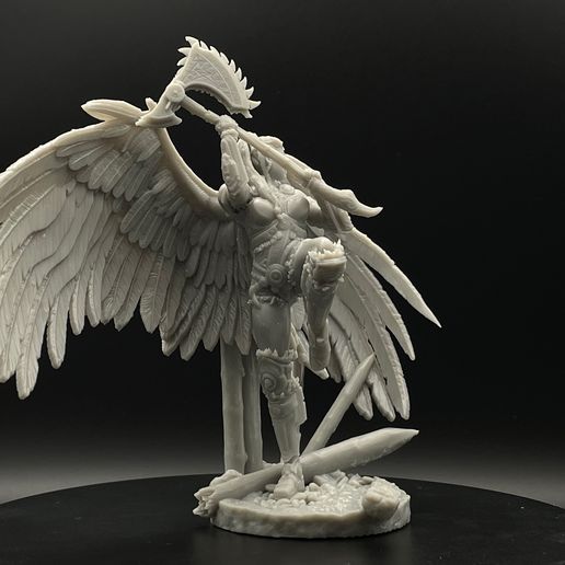 🐦 Ingrid Ravenson - Valkyrie Champion 75mm Statue (Helmeted ...