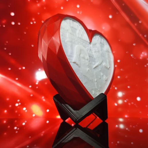 💜 Prismatic Heart Lithophane – Low Poly heart lithophane with stand ...