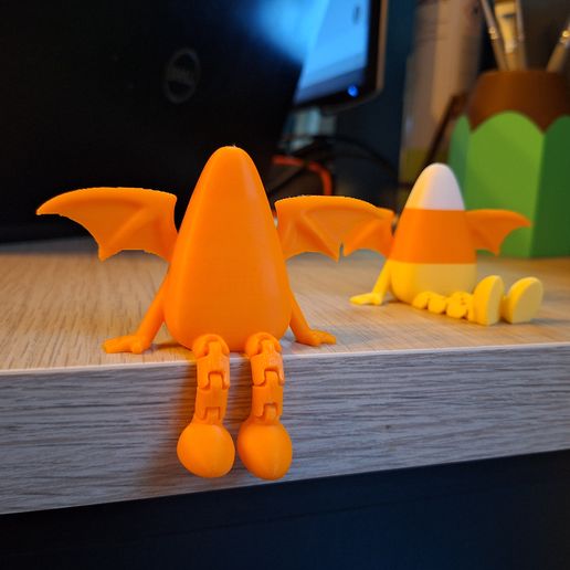 STL file Articulated Winged Candy Corn 🍬 (3MF)・3D printer design to ...