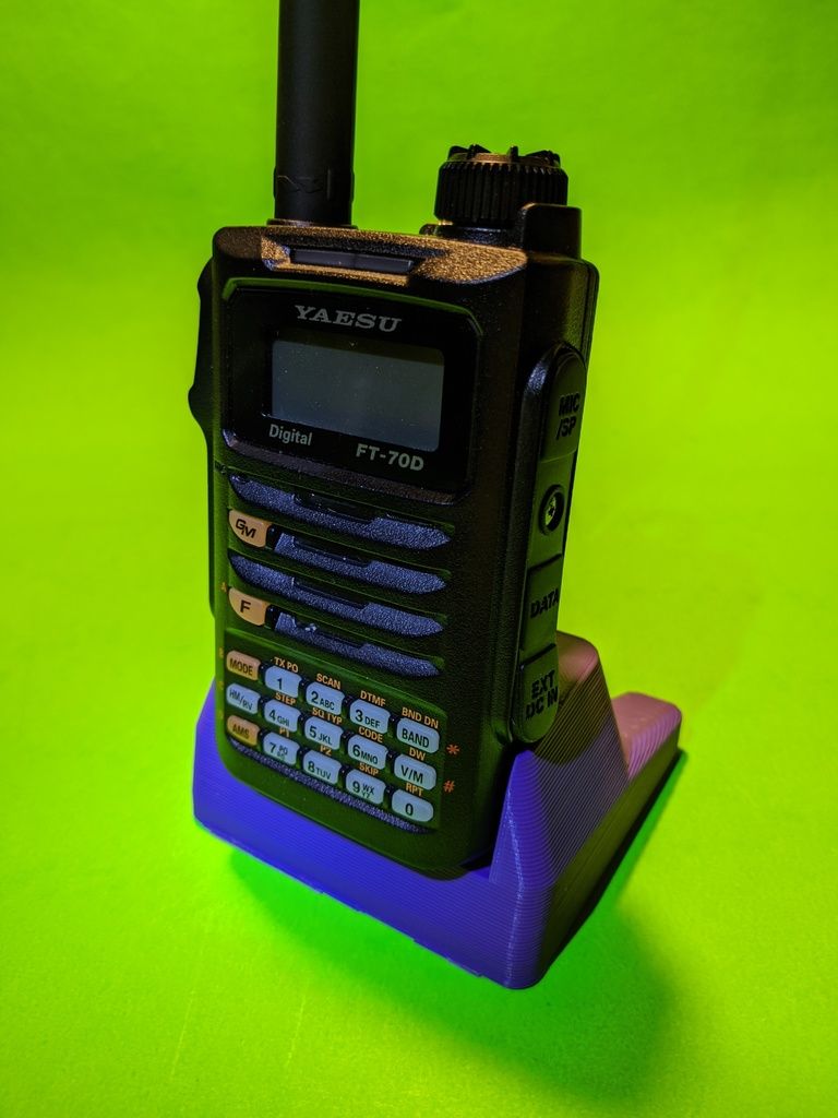 Fichier 3D gratuit Yaesu FT-70DR Support・Modèle pour impression 3D à télécharger・Cults