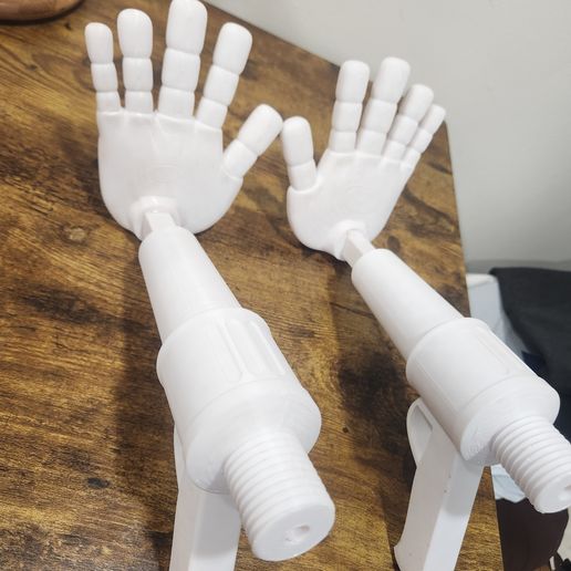 🎃 Grab Pack (Poppy Playtime)・3D Print with the Ender 3 v2 3D printer・Cults