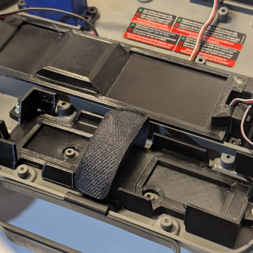 ⬅️ 2x4 Slash Left Side Battery Mount・3D-печать на 3D-принтере CR-10・Cults