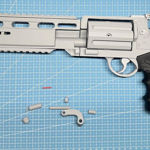 🔫 Residual Evil: Requiem – Leon’s “Requiem” Revolver (RSh-12 Inspired ...