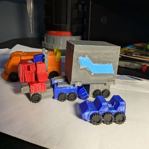 🚐 Micromaster Optimus Prime with Mini Trailer and Roller・ STL File for ...