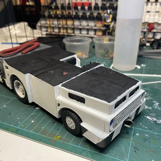 3D printable Navy Shipboard Tow Tractor A/S32A-31A 1/10th static model ...