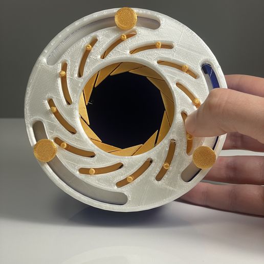 STL file IRIS MECHANISM BOX 📦 ・3D printing idea to download・Cults