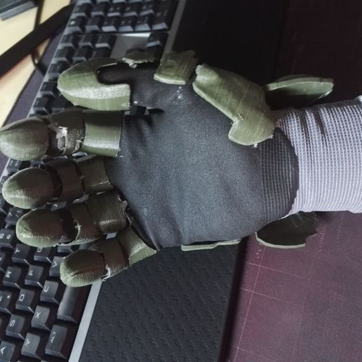 🧤 DOOM Slayer Glove improved and scaled for Cosplay・Free STL File for ...