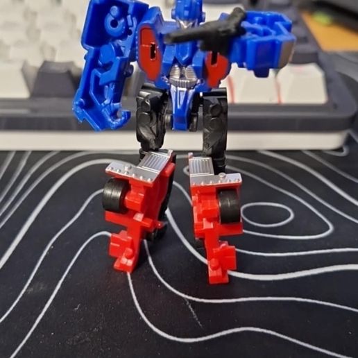 🎲 transformer core class optimus prime canon・Free STL File for 3D ...