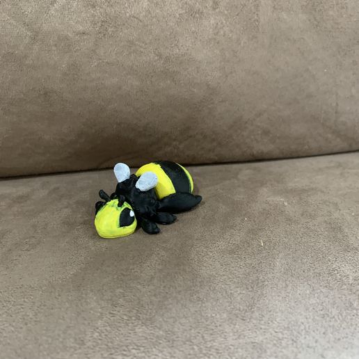🐝 Mini Flexi Bee keychain- (3MF / No support)・3D Print with the ...