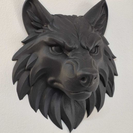 wolf head shape