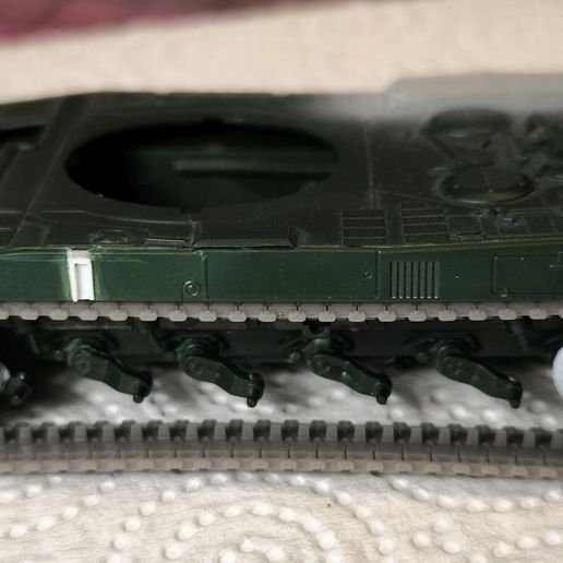 STL file Leopard 2 Track Gears 1/72 (for Revell) 🐆 ・3D printable design ...