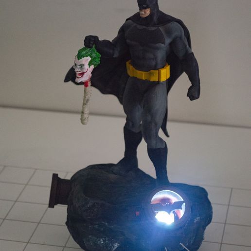 🔦 Batman Statue lamp・ 3D File for ・Cults