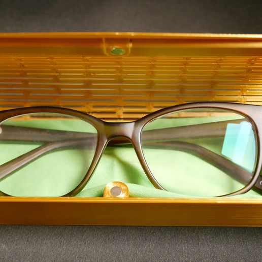 👓 Foldable Glasses Case (pip)・ STL File for 3D printing・Cults