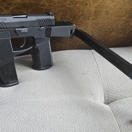 🖼️ 320 Flux B&T Slimline PDW FCU Grip Frame・ STL File for 3D printing・Cults